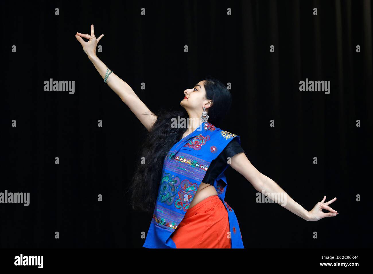 Indian dancer. Paris, France Stock Photo - Alamy