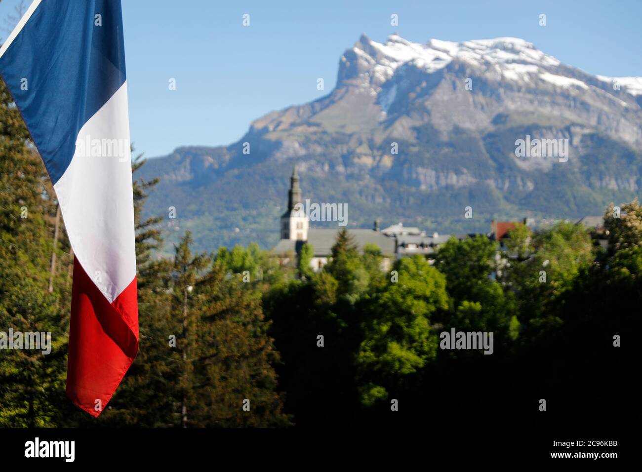 Drapeau francais eglise hi-res stock photography and images - Alamy