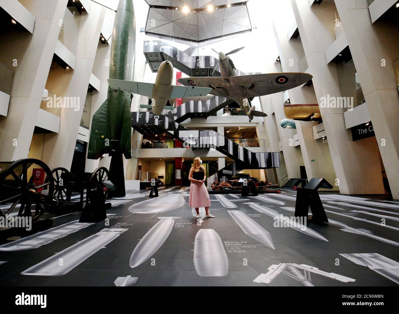 Displaying 50 to scale bombs hi-res stock photography and images - Alamy