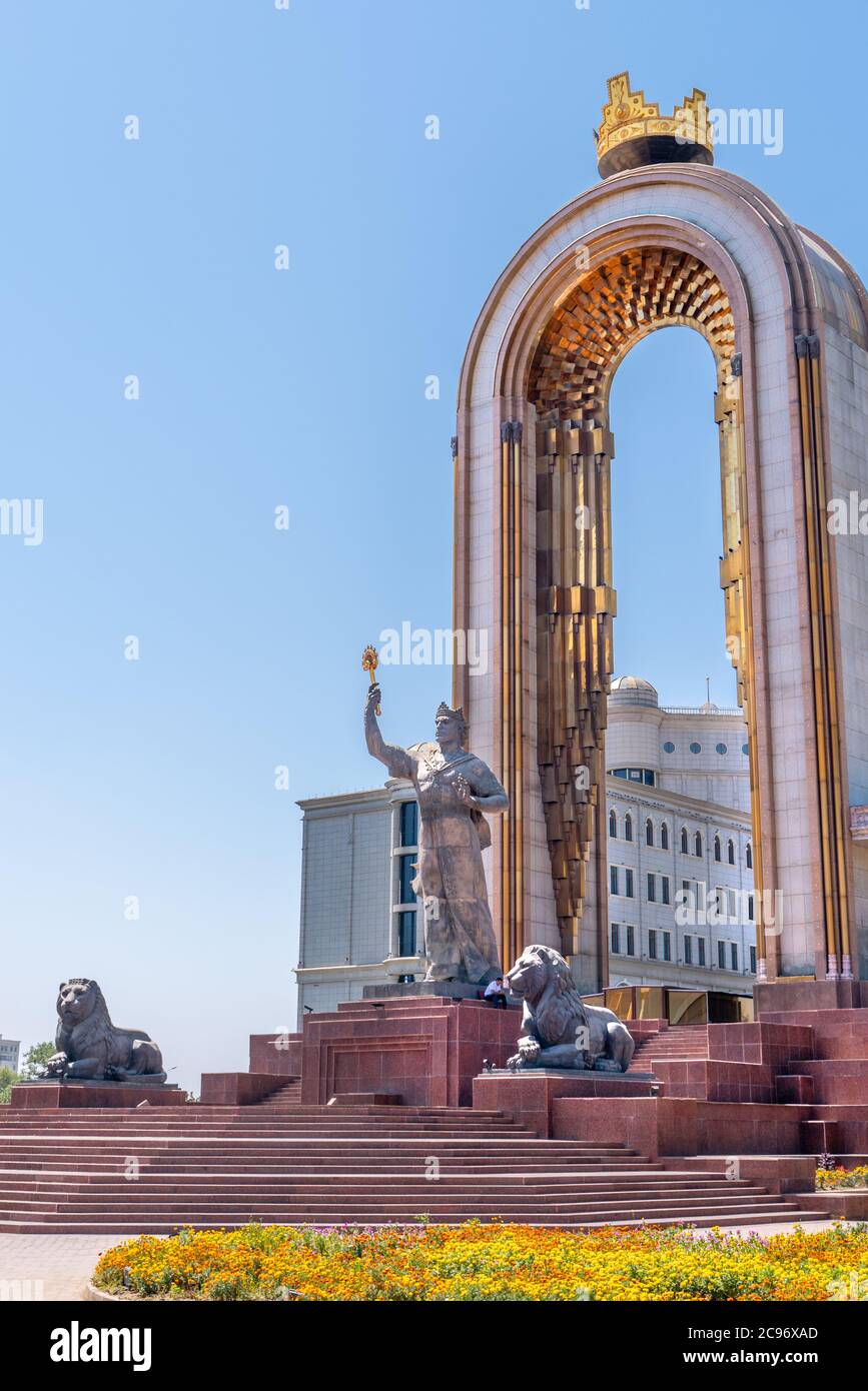 Statue of ismail somoni hi-res stock photography and images - Alamy
