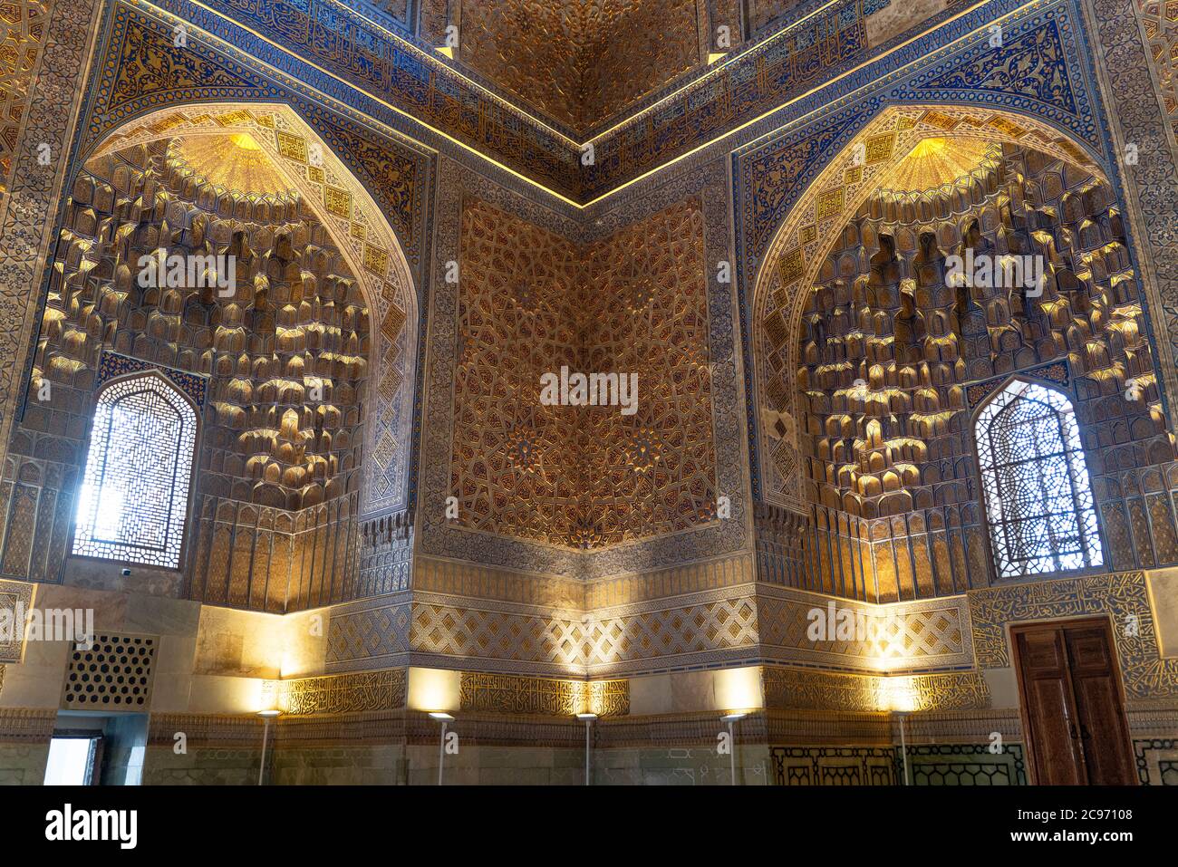Interior inside the old ancient uzbek tomb - Amir Temur maqbarasi, Go ...