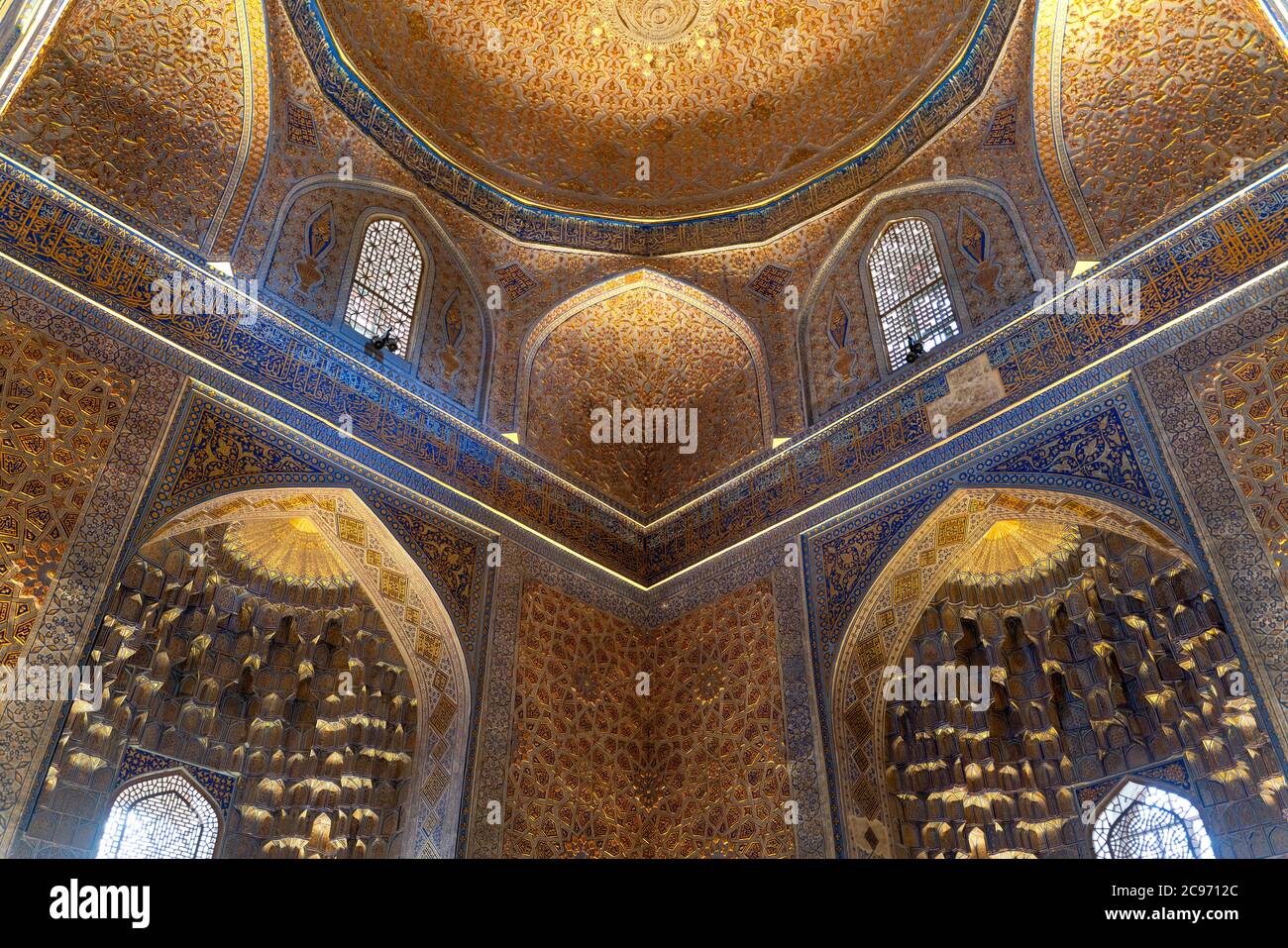 Interior inside the old ancient uzbek tomb - Amir Temur maqbarasi, Go ...