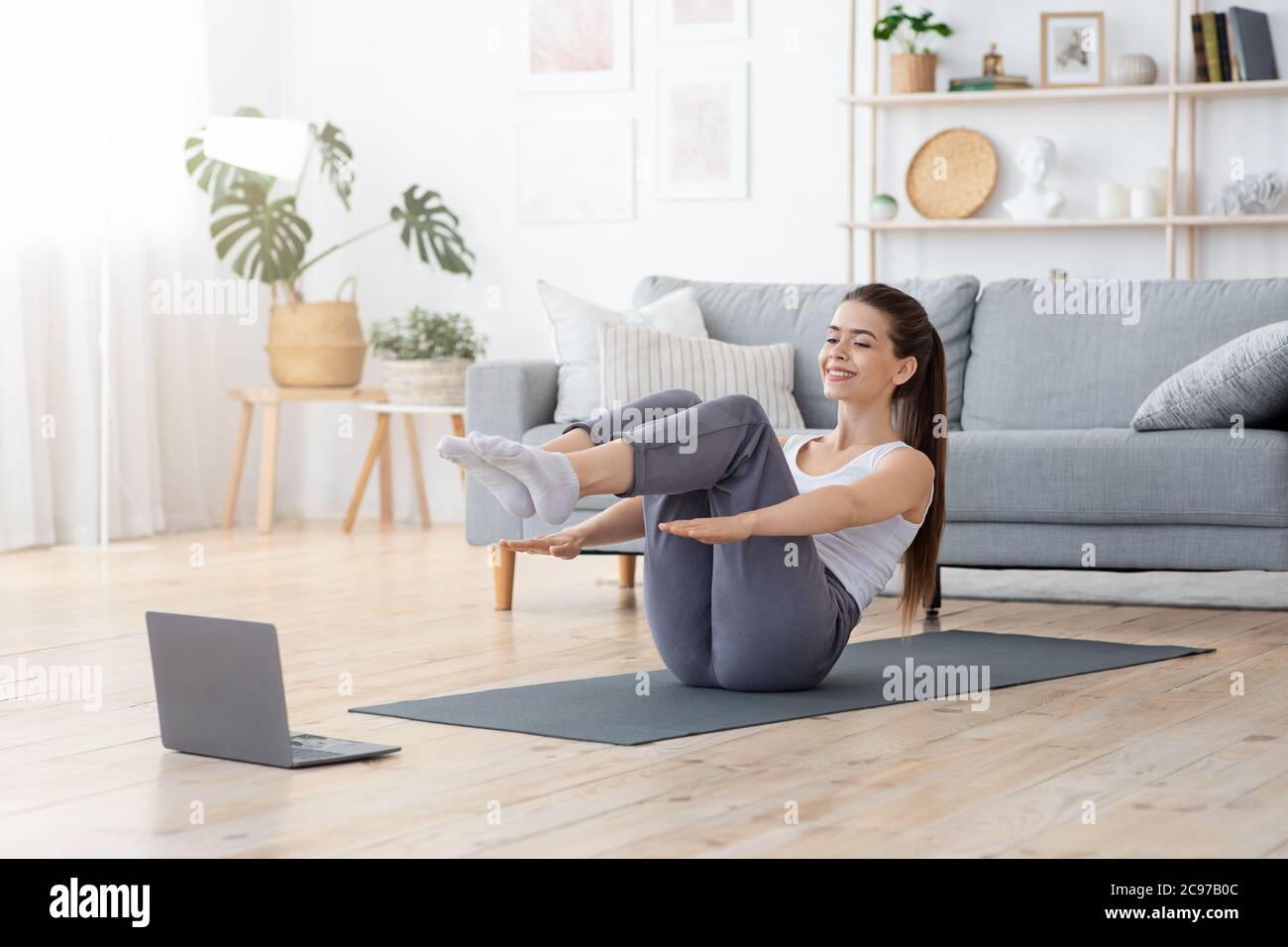 Energetic workout hi-res stock photography and images - Alamy