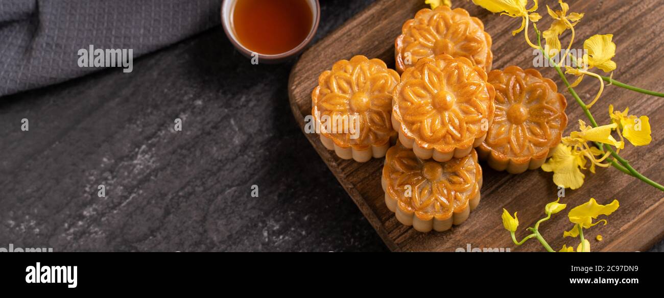 Mooncake, Moon cake for Mid-Autumn Festival, concept of traditional ...