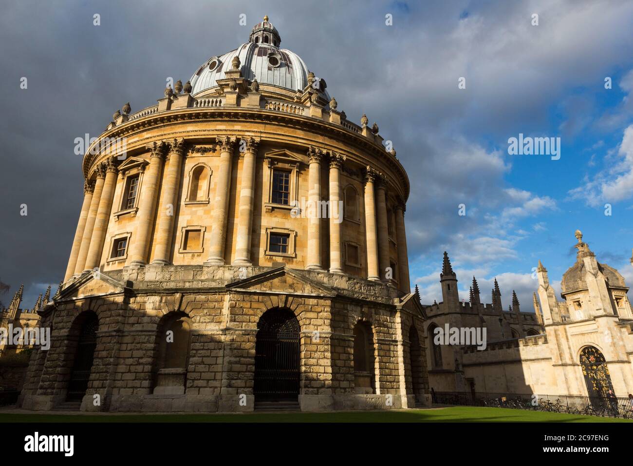Radcliffe camera sun hi-res stock photography and images - Alamy