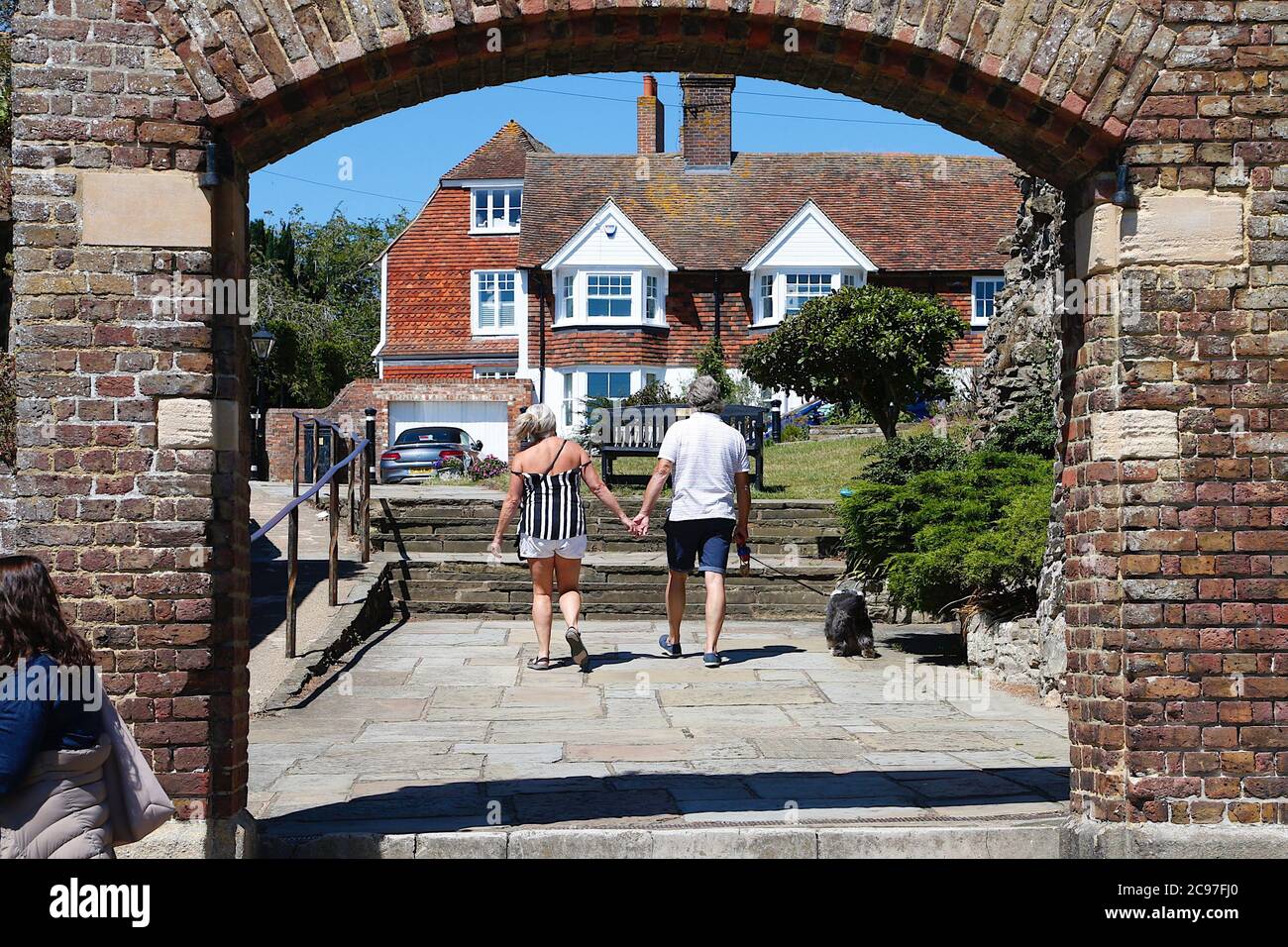 Rye, East Sussex, UK. 29 Jul, 2020. UK Weather: Visitors to the ancient ...