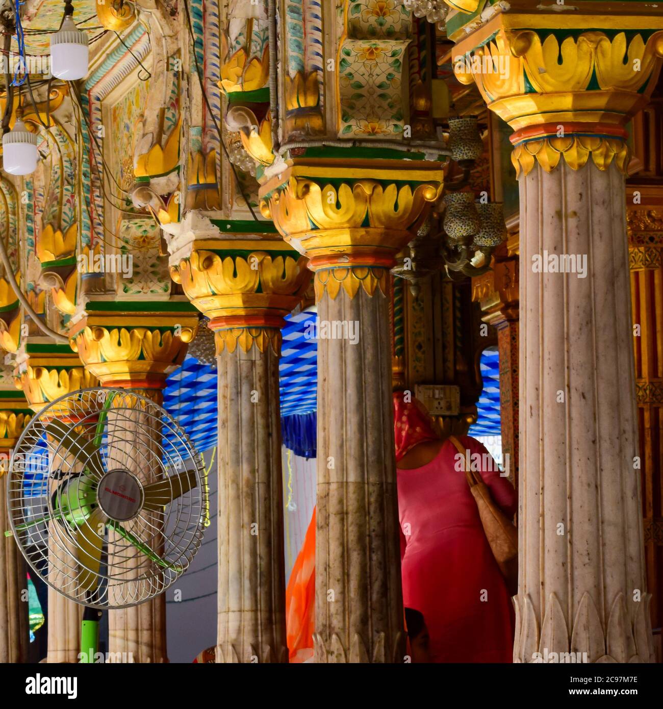 Inside view of Hazrat Nizamuddin Dargah during the day time in Delhi ...