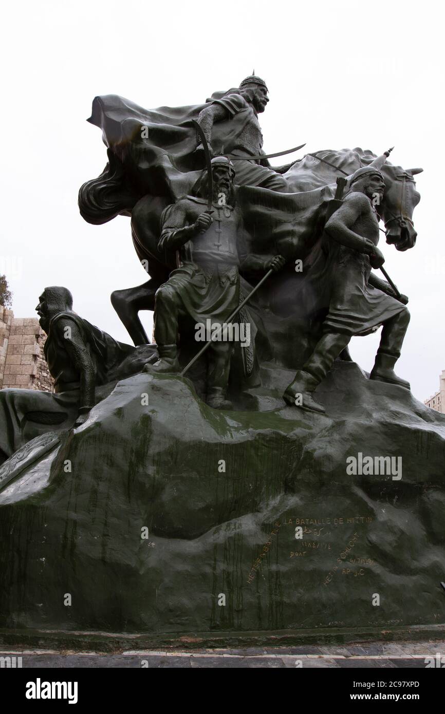 Saladin statue hi-res stock photography and images - Alamy