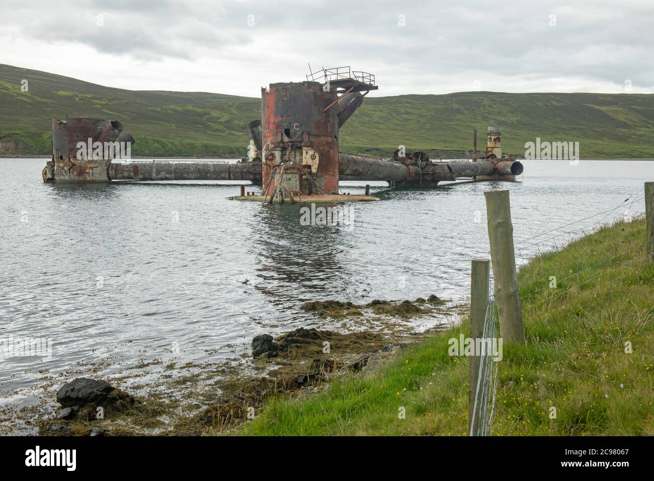 Shetland oil rig hi-res stock photography and images - Alamy