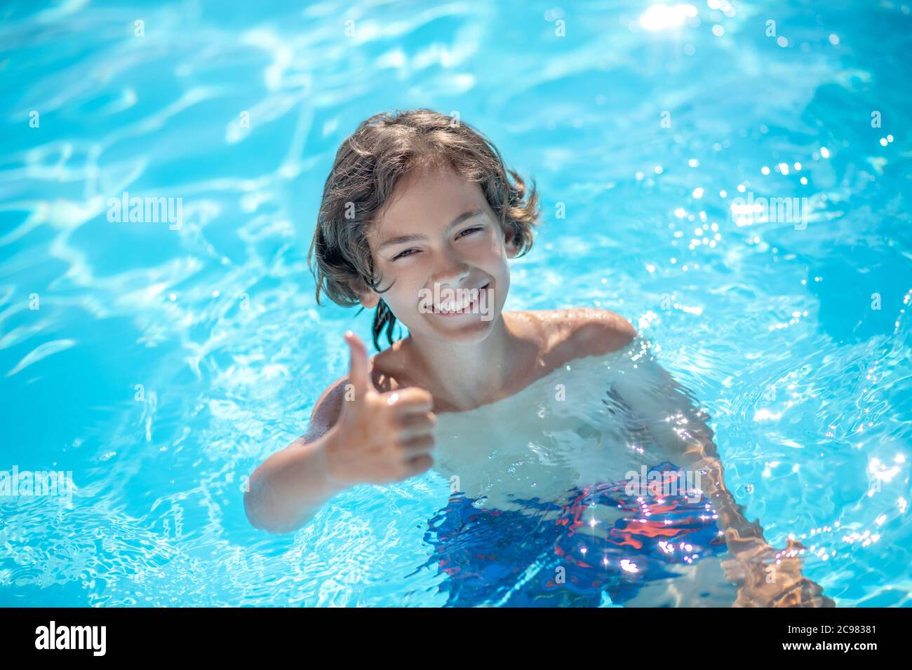 Raised finger gesture gesturing hi-res stock photography and images - Alamy