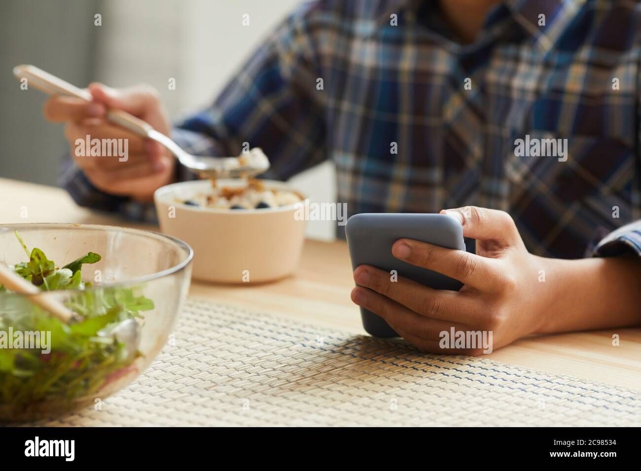 Child tablet table eating hi-res stock photography and images - Alamy