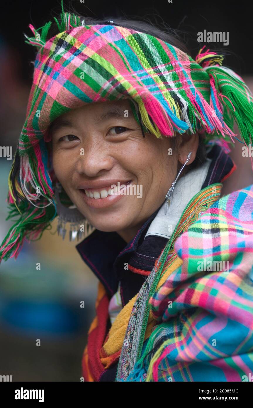 Indigenous woman smiling hi-res stock photography and images - Alamy