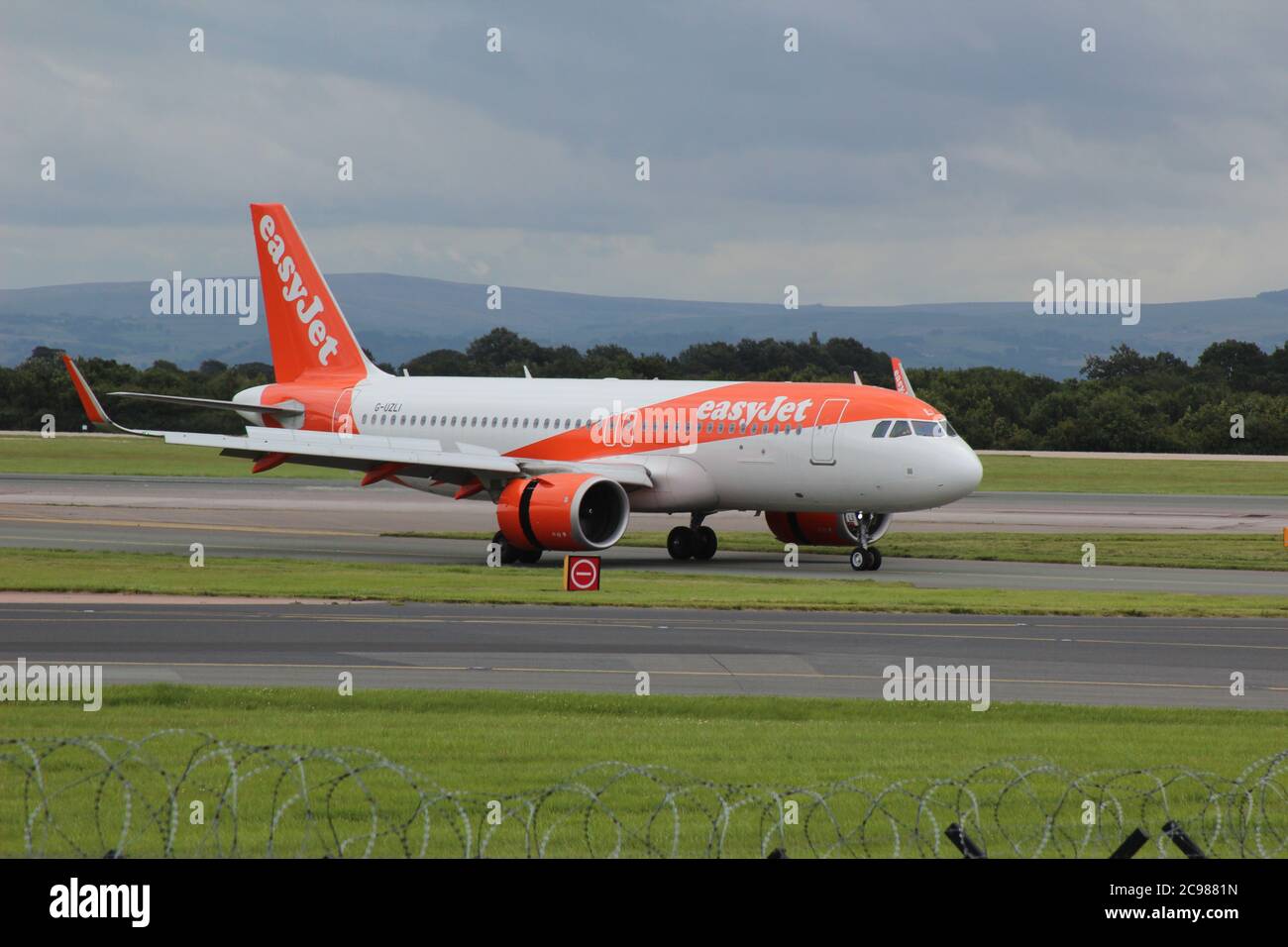 EasyJet Airbus A320 neo at Manchester airport Credit : Mike Clarke ...