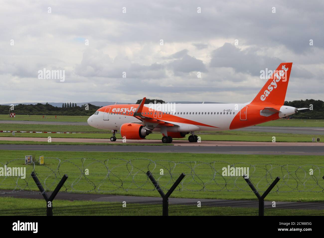 EasyJet Airbus A320 neo at Manchester airport Credit : Mike Clarke ...