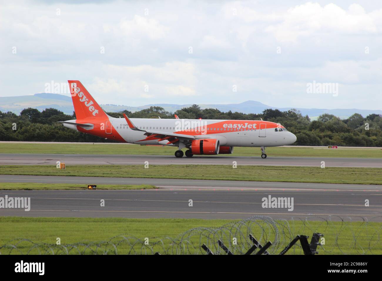 EasyJet Airbus A320 neo at Manchester airport Credit : Mike Clarke ...