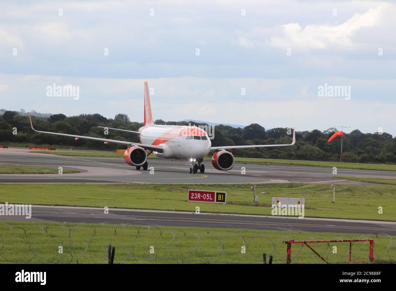 EasyJet Airbus A320 neo at Manchester airport Credit : Mike Clarke ...