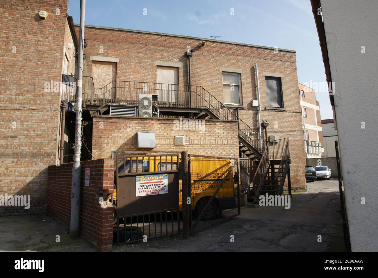 Kingston upon Hull, run down derelict business property Stock Photo - Alamy