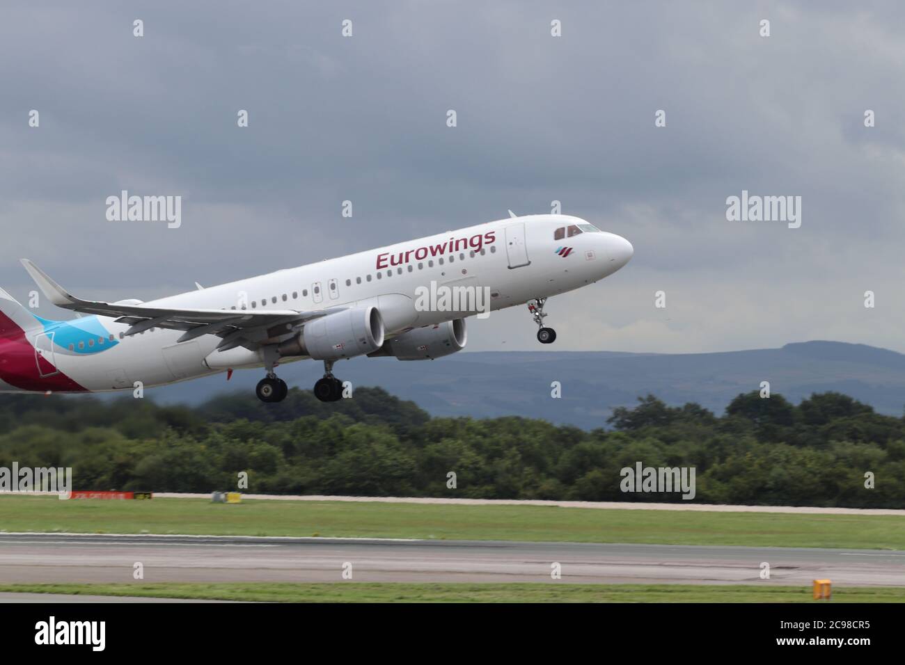 Runway Visitor park is a park at Manchester airport offering runway ...