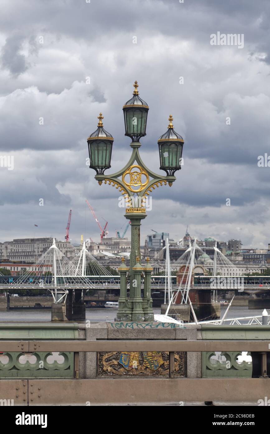 Old style london street lamp hi-res stock photography and images - Alamy