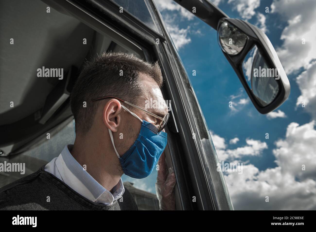 Shuttle Bus Driver High Resolution Stock Photography and Images - Alamy