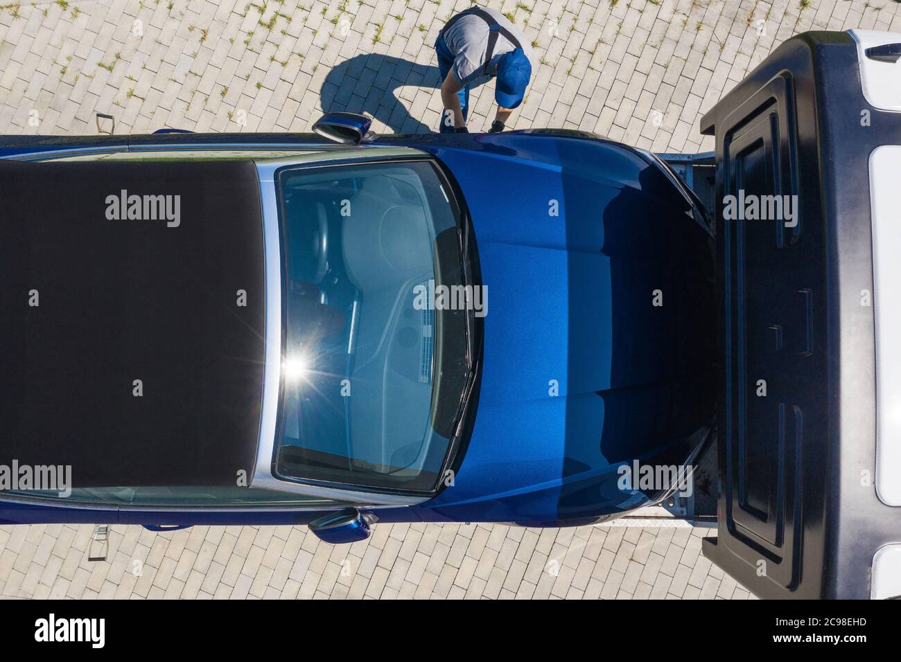 Moving back hi-res stock photography and images - Alamy