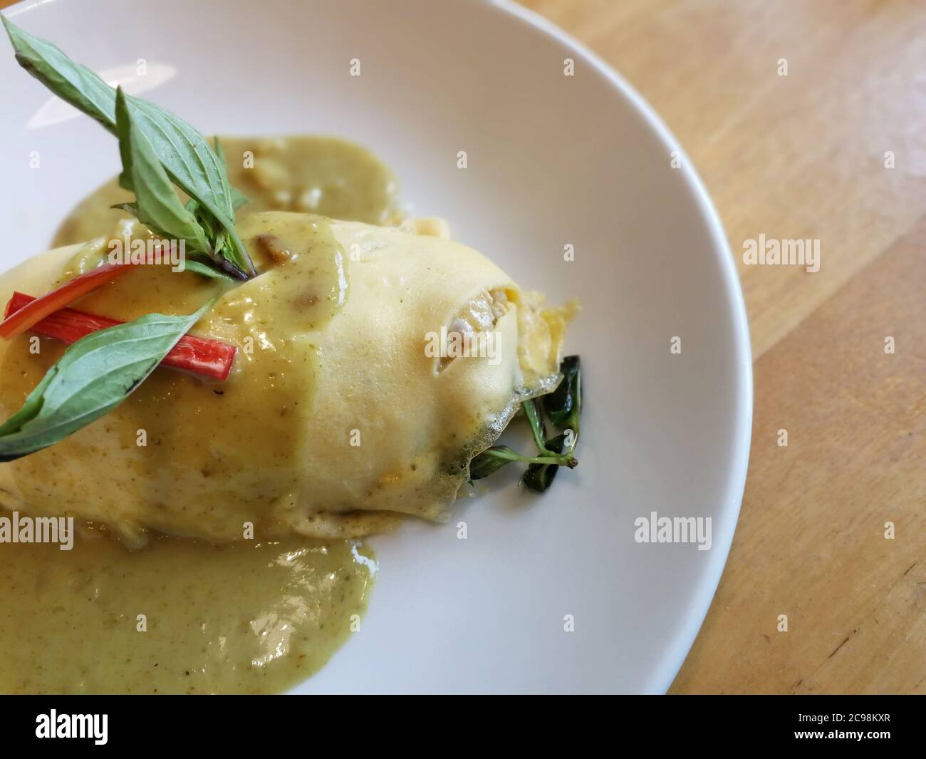 Curry omurice hi-res stock photography and images - Alamy