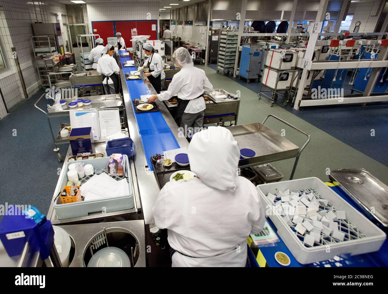 Arrangement of hospital food, kitchen Motala hospital. Photo Jeppe ...