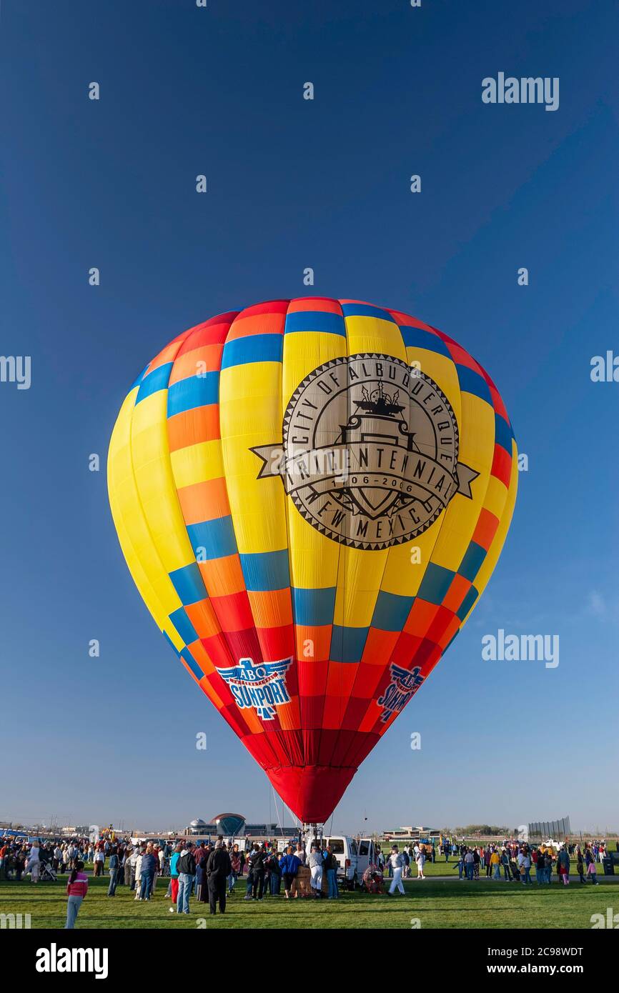 Onlookers and official ABQ Tricentennial hot air balloon, inaugural ...