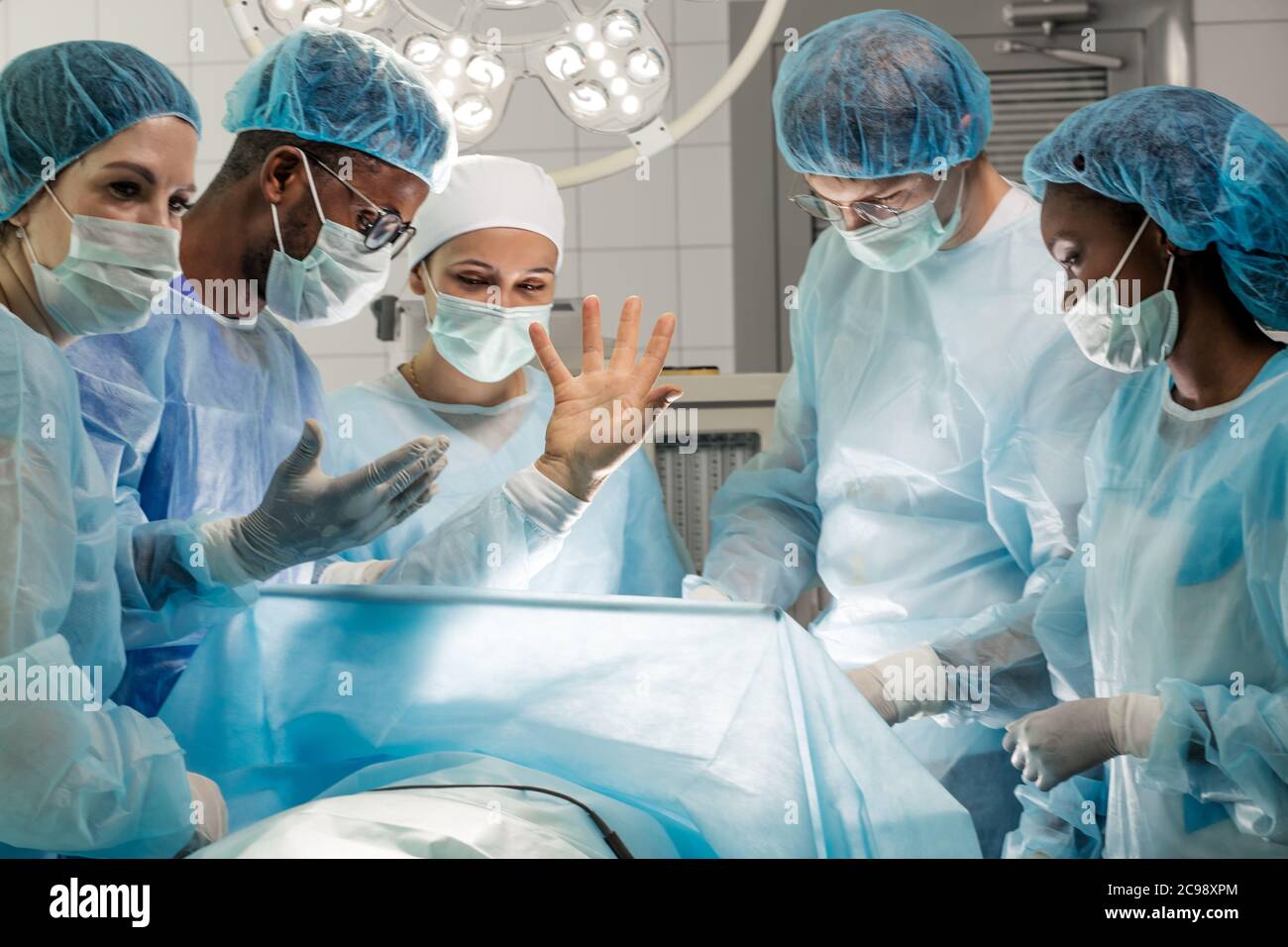 Surgeon Making An Incision High Resolution Stock Photography and Images ...