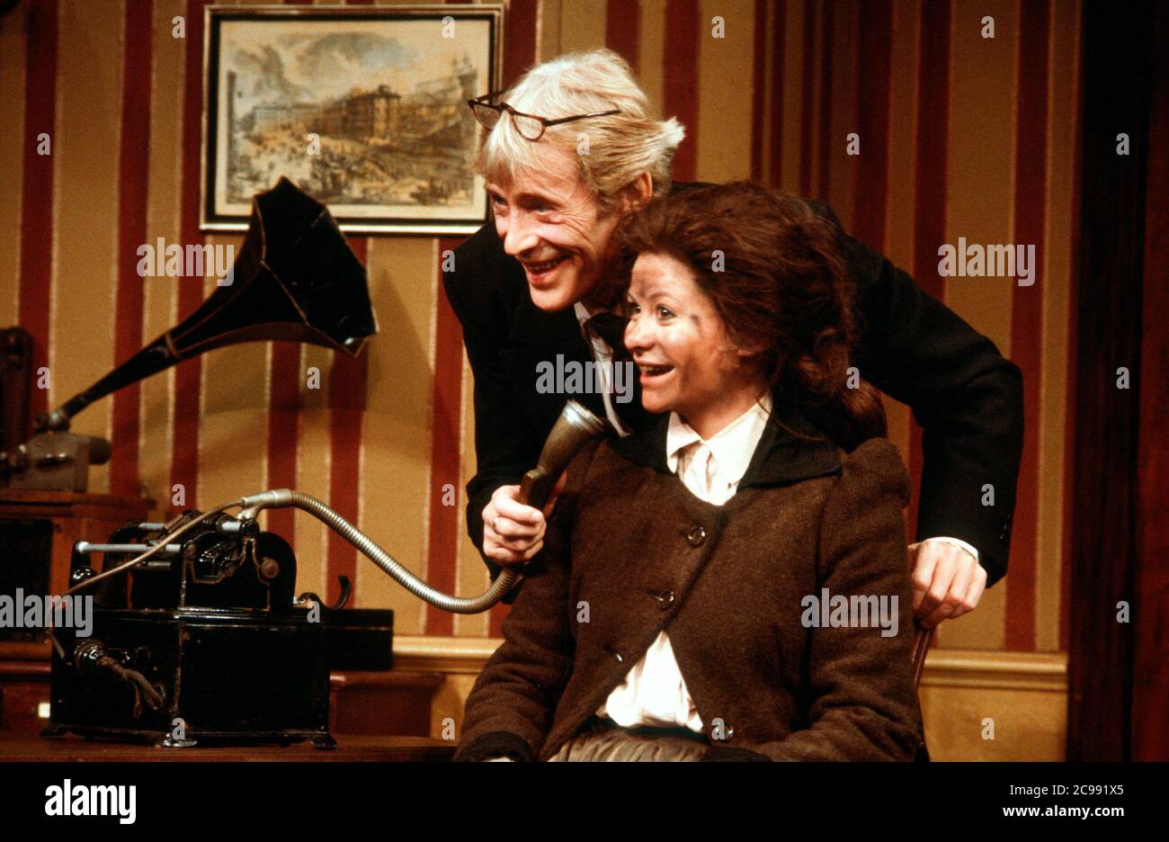 Jackie Smith-Wood (Eliza Doolittle), Peter O'Toole (Henry Higgins) in ...