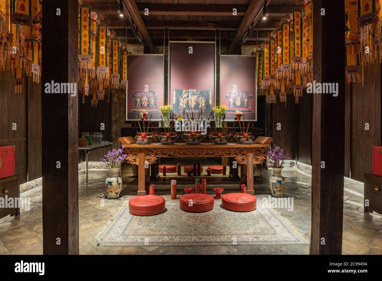 Dragon column chinese temple hi-res stock photography and images - Alamy