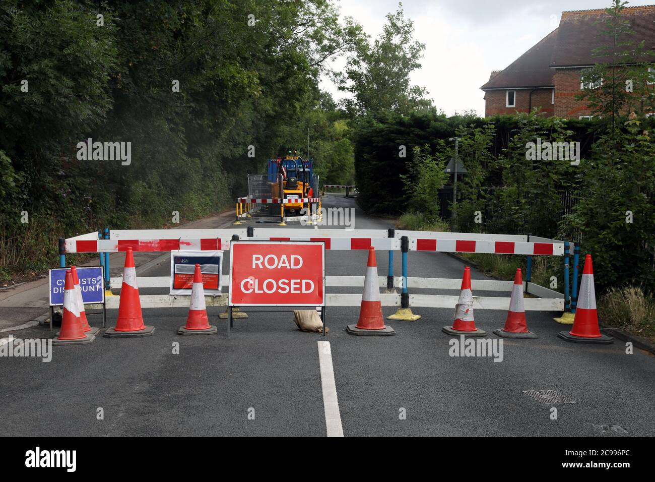 UK Traffic Road Sign - Roadworks Closed signage, temporary road ...