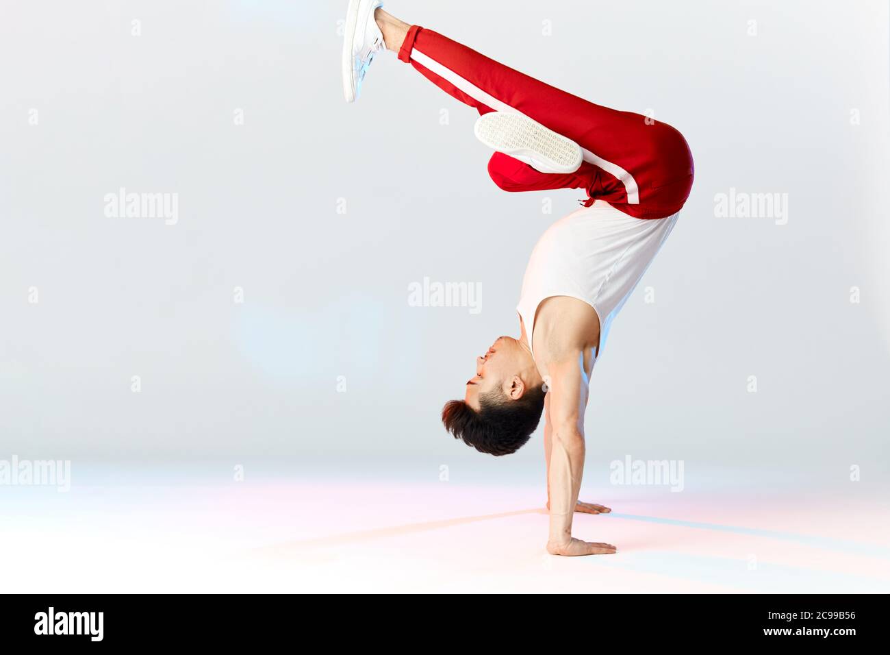 Break dancer in air isolated hi-res stock photography and images - Alamy