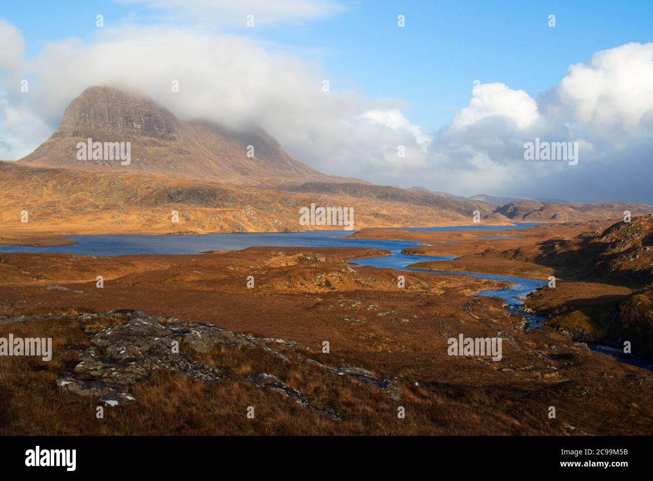 Suilven mountain and Fionn Loch, Sutherland Stock Photo - Alamy