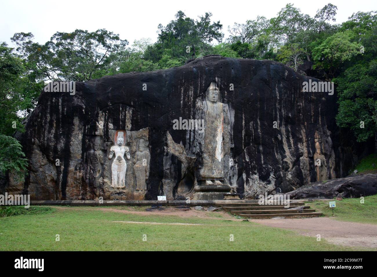 Buduruwagala Raja Maha Viharaya, Buduruwagala is an ancient buddhist ...