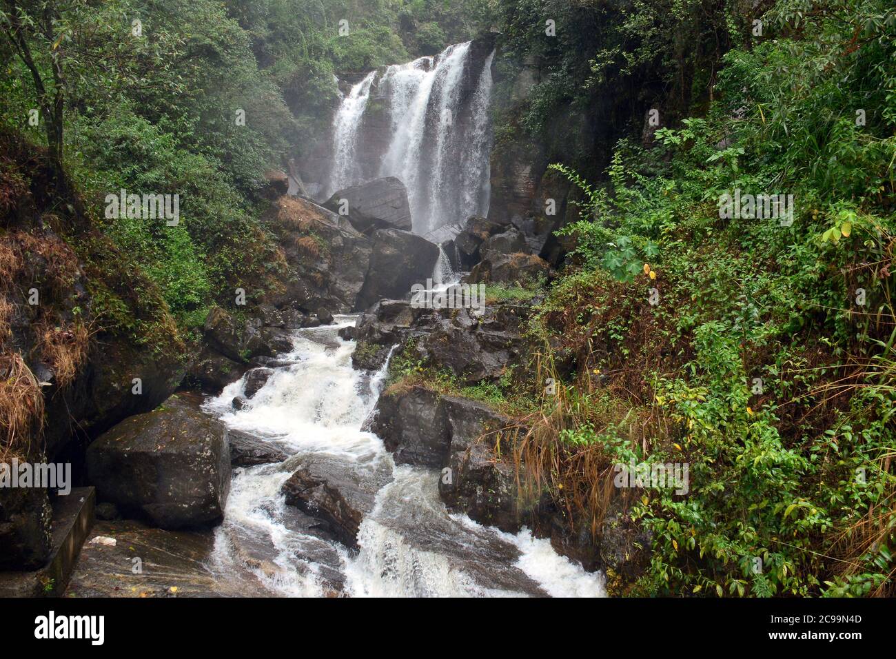 Ramboda Waterfall, Srí Lanka, Asia Stock Photo - Alamy