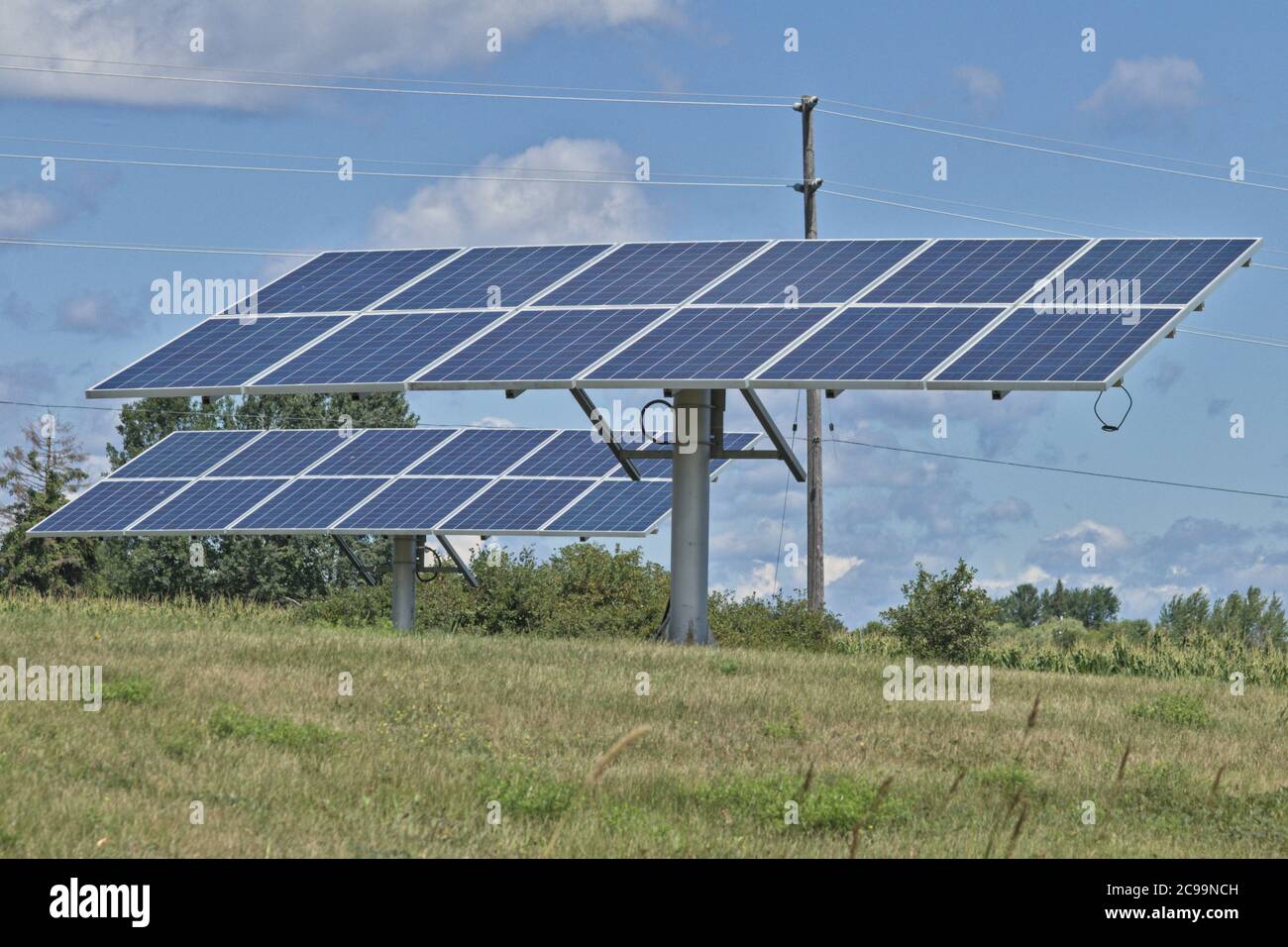 Arrays solar panels installed hi-res stock photography and images - Alamy