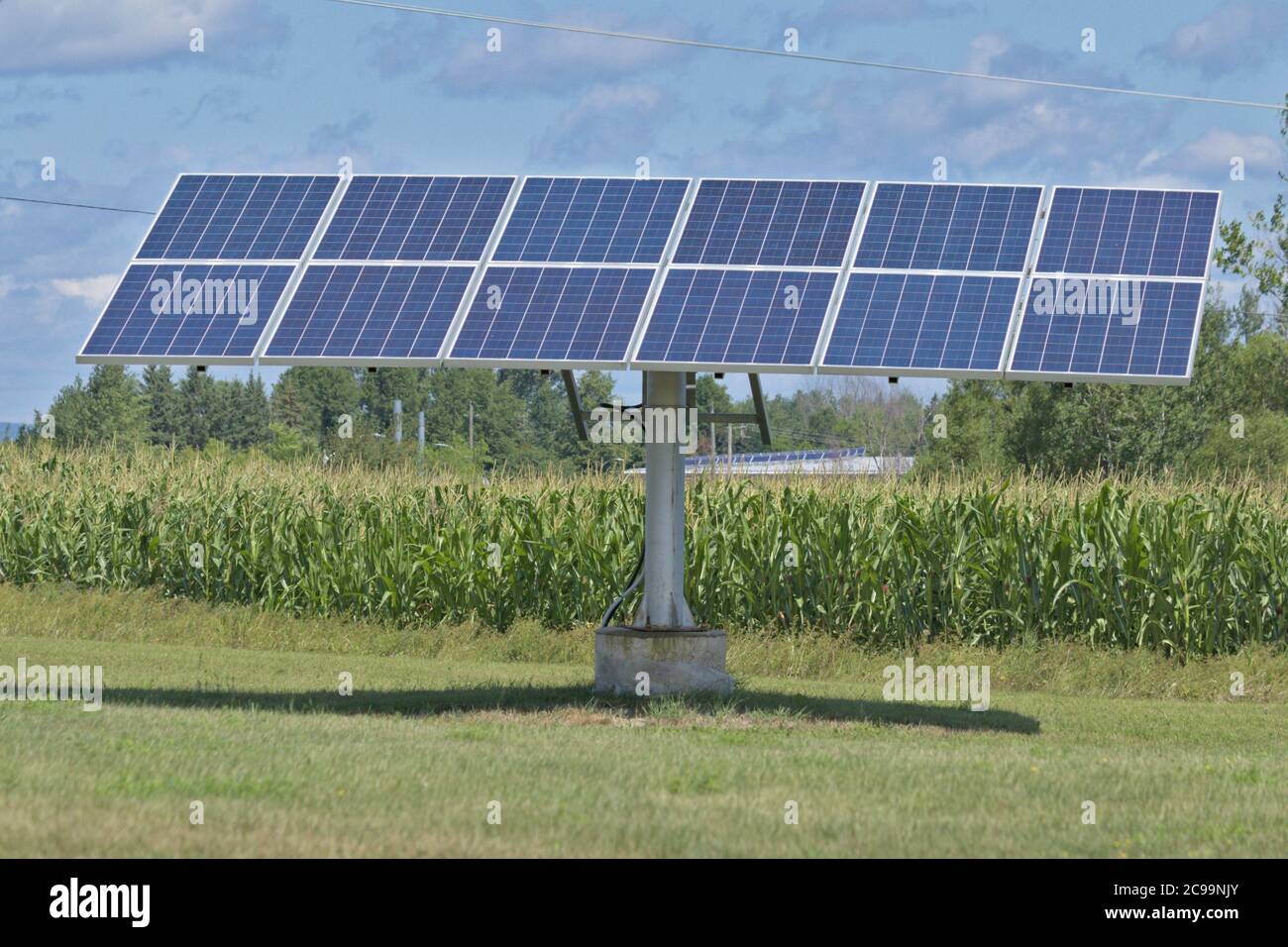 Arrays solar panels installed hi-res stock photography and images - Alamy