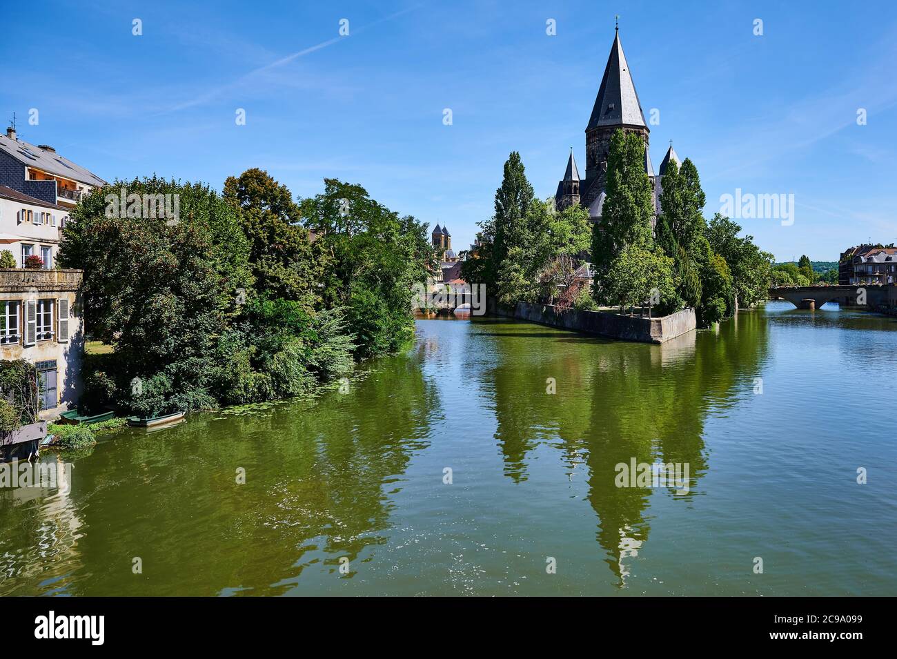 Le temple neuf hi-res stock photography and images - Alamy