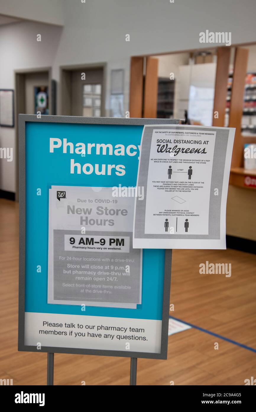 Walgreens pharmacy drugstore hi-res stock photography and images - Alamy