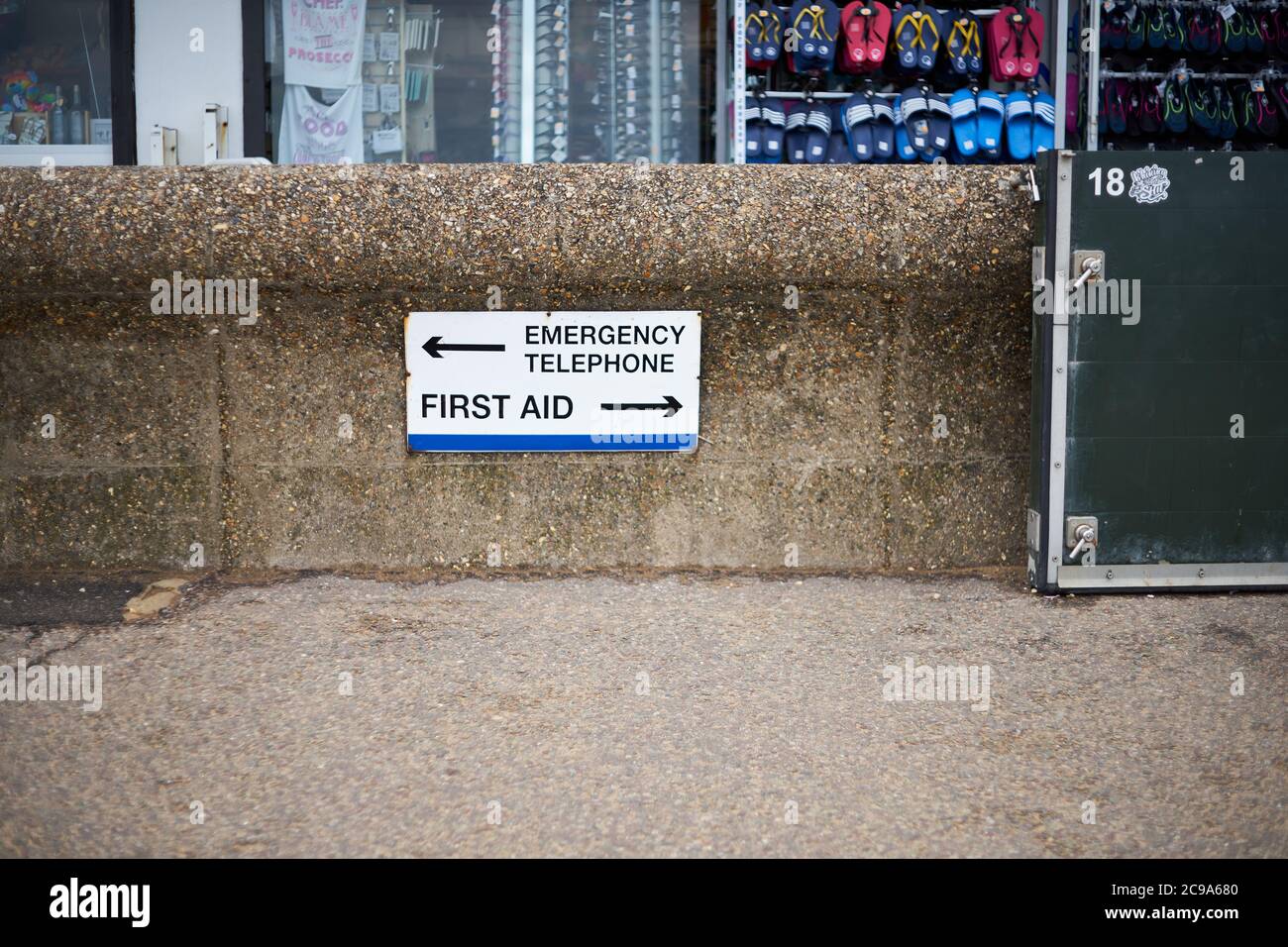 First aid sign board hi-res stock photography and images - Alamy