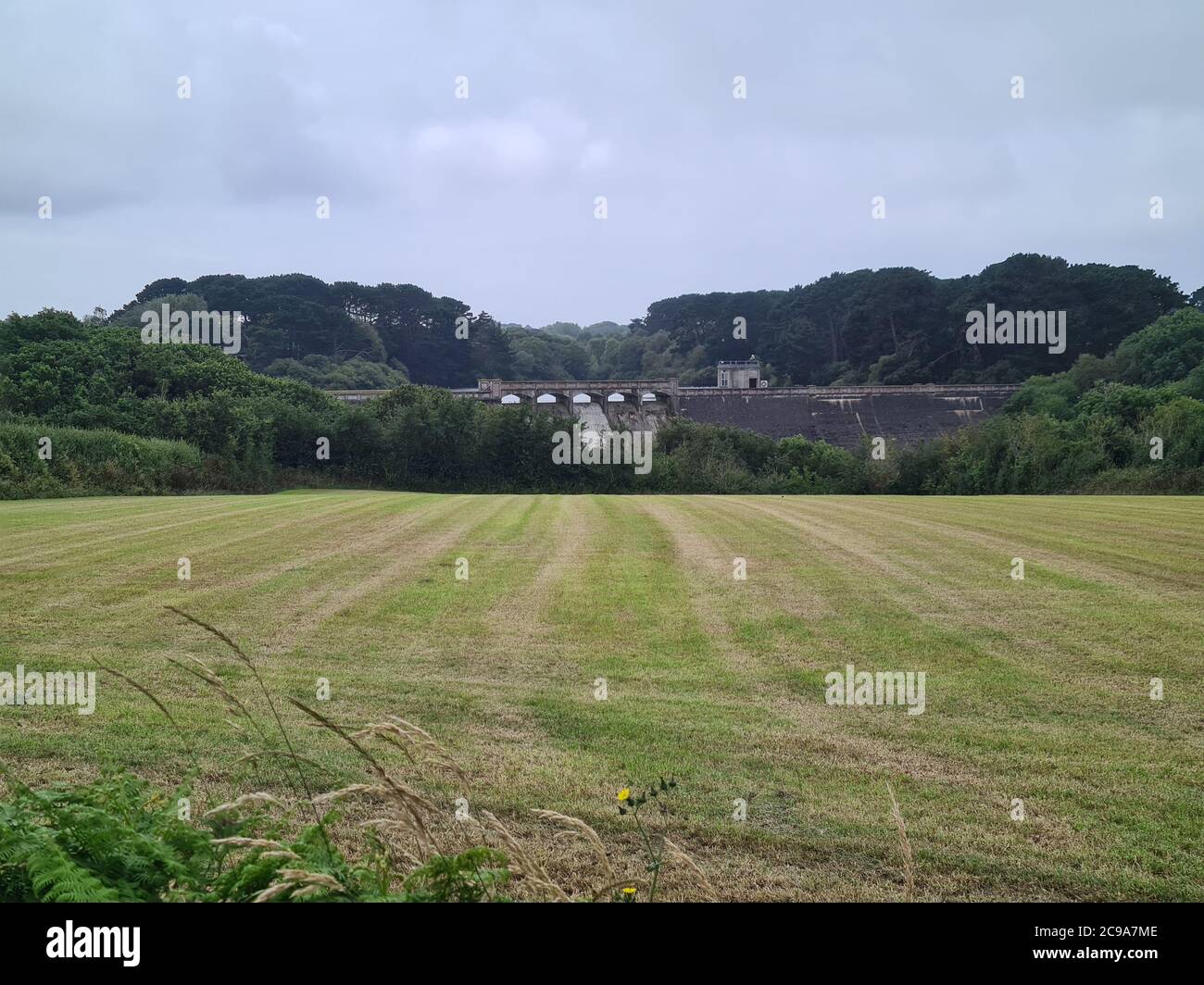 Reservoir dam channel islands hi-res stock photography and images - Alamy