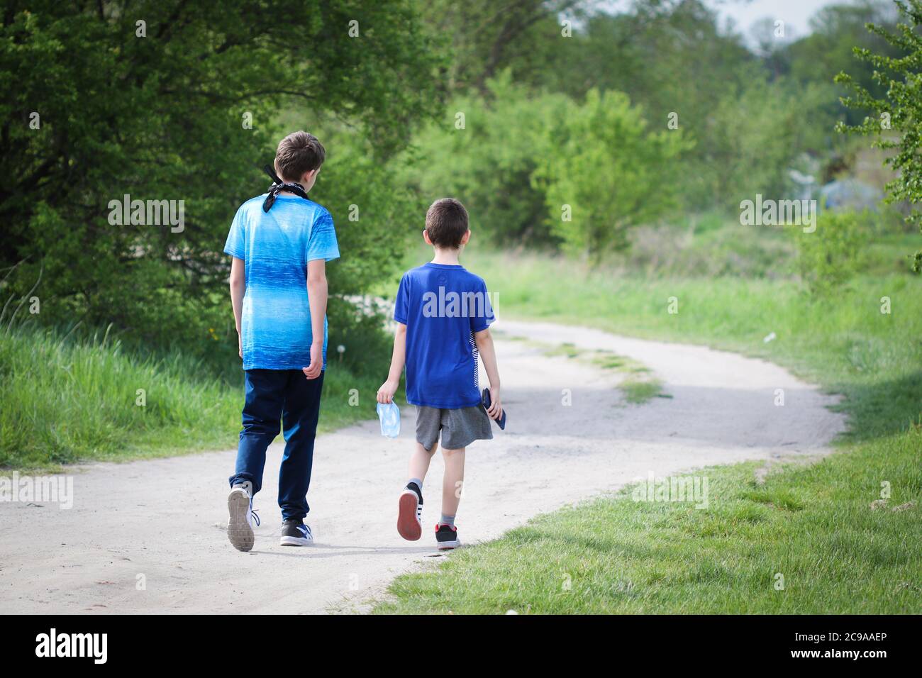 Two person rear view hi-res stock photography and images - Alamy