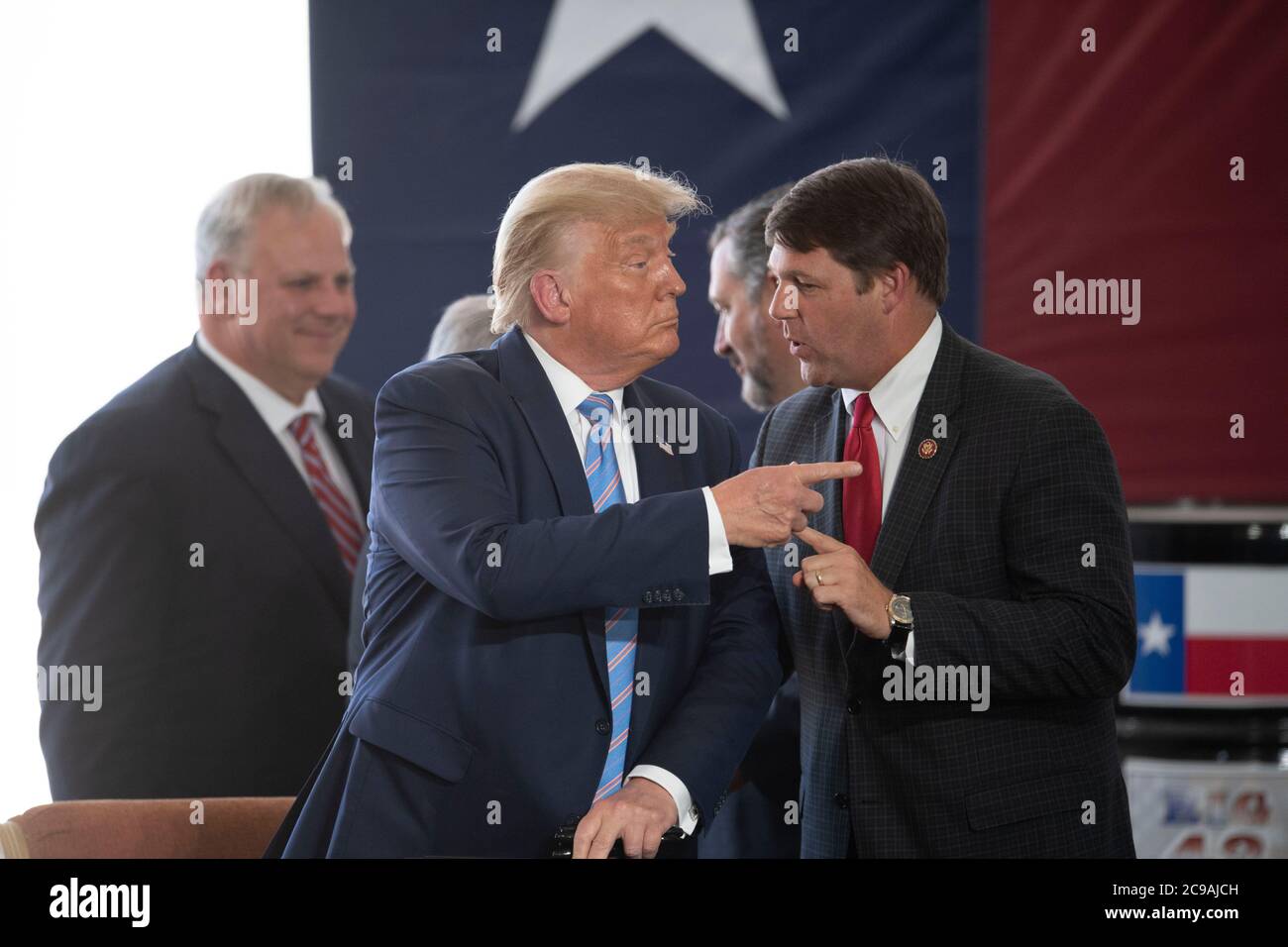 Donald trump pointing hi-res stock photography and images - Alamy