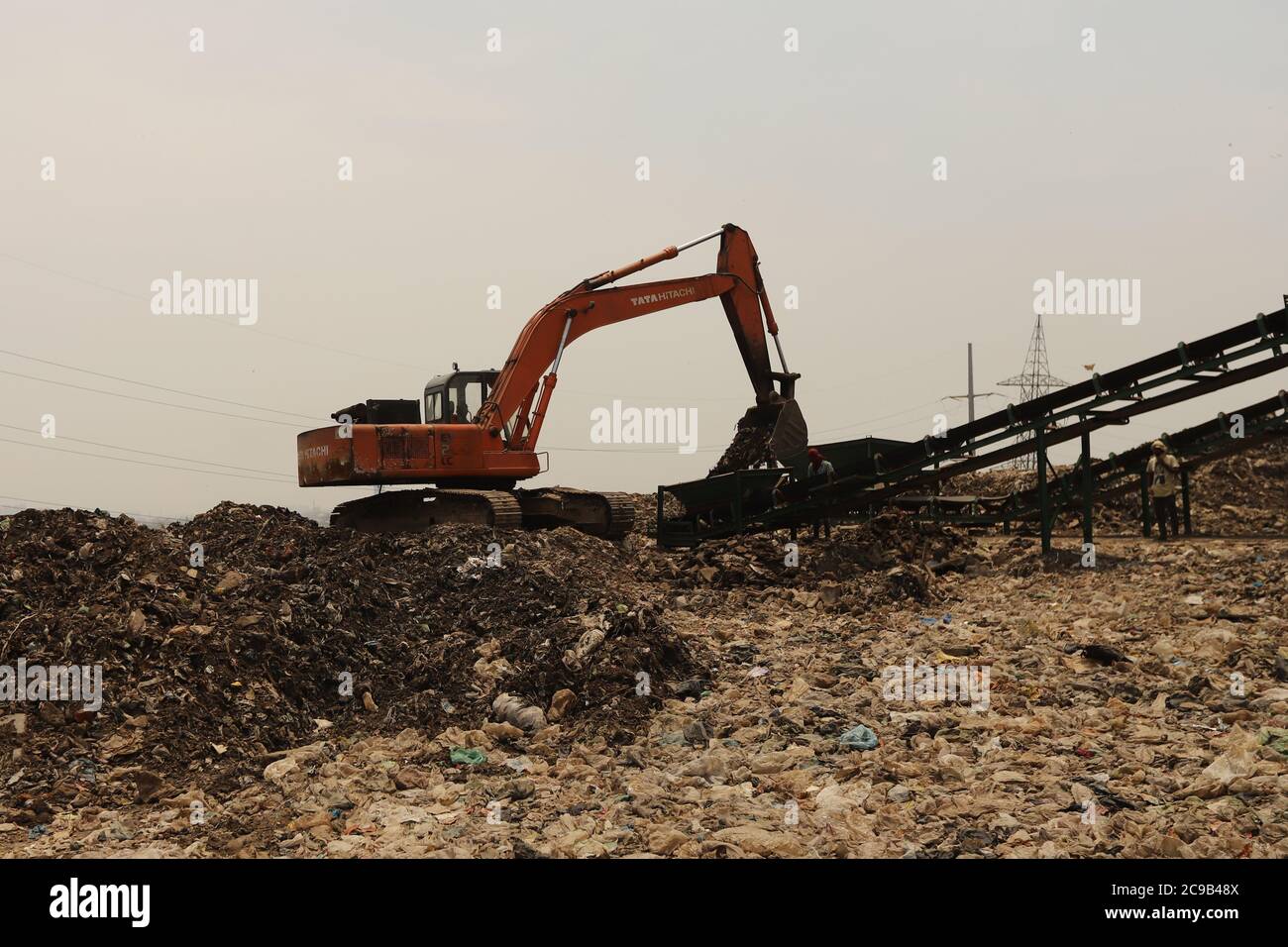 East Delhi Municipal Corporation (EDMC) use a trommel-cum-ballistic ...