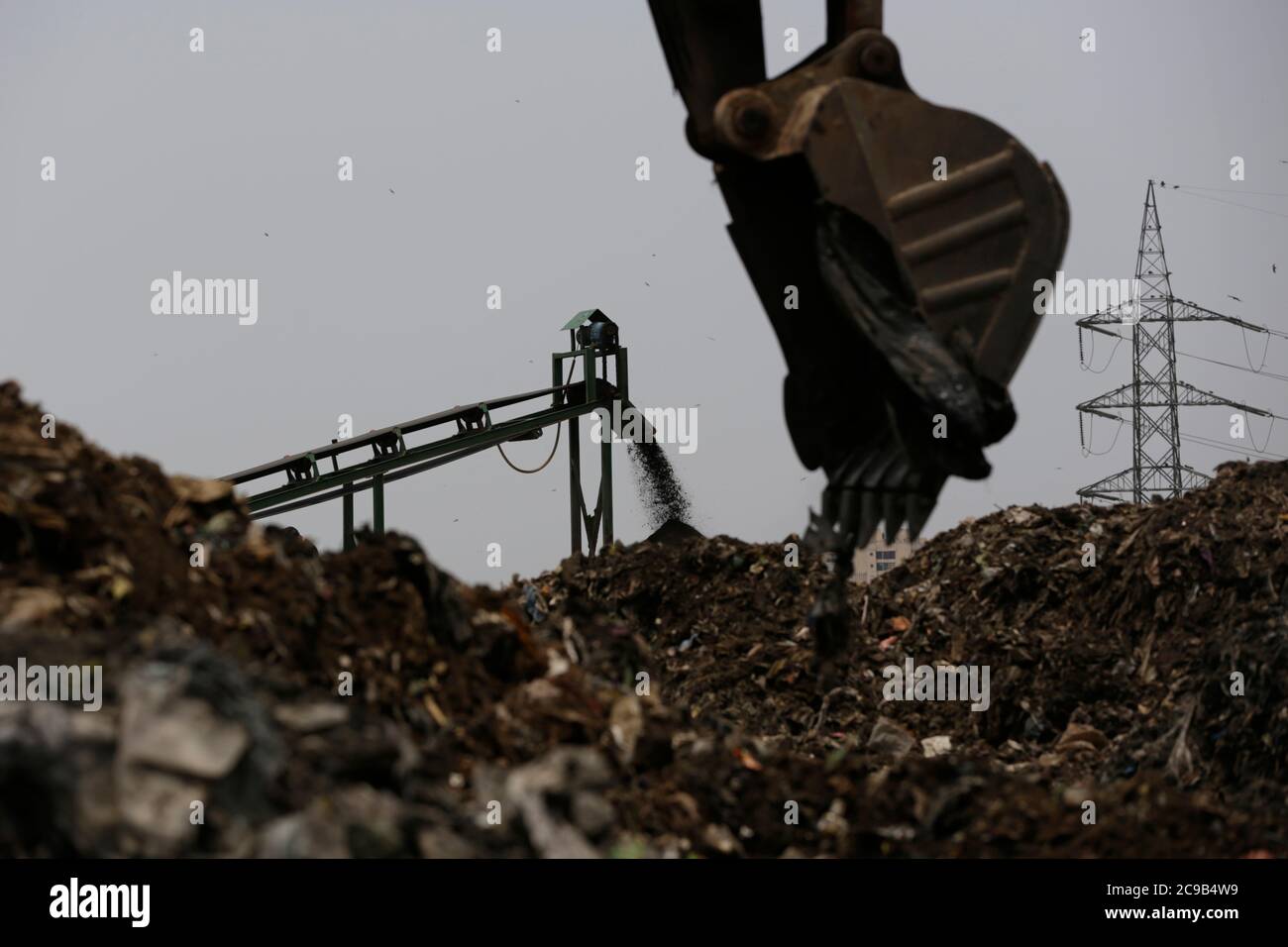 Delhi, India. 28th July, 2020. East Delhi Municipal Corporation (EDMC ...