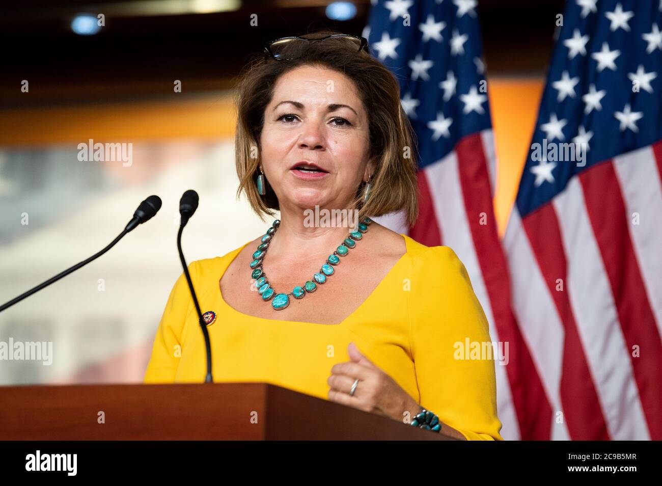 Linda sanchez hi-res stock photography and images - Alamy