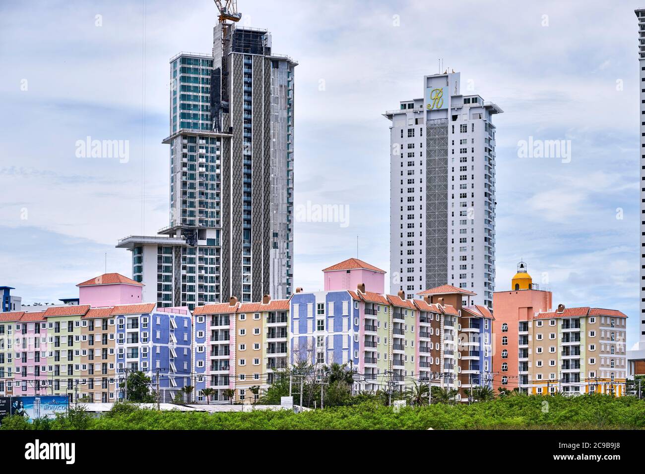 Multi story apartment buildings hi-res stock photography and images - Alamy