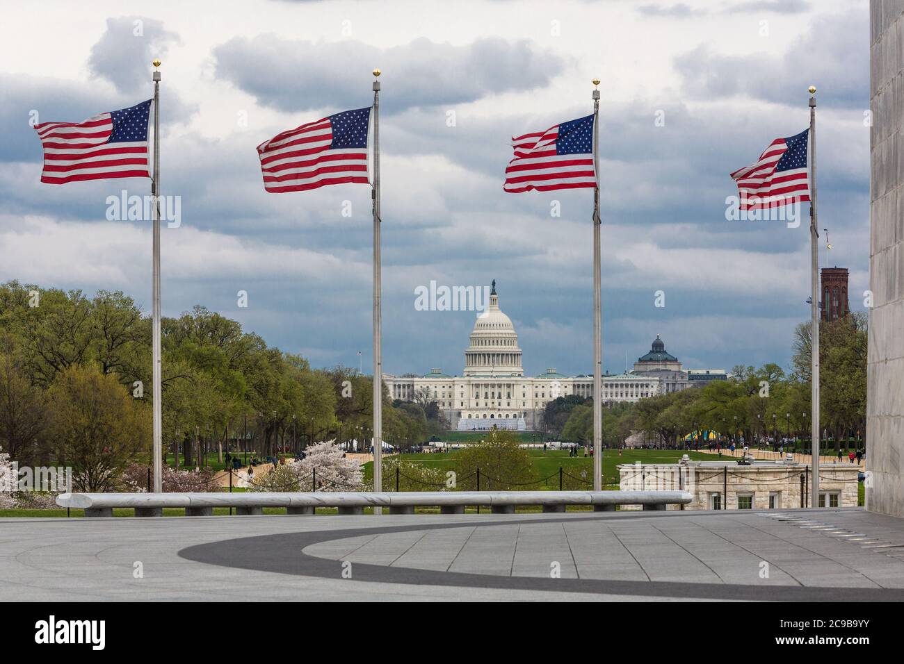 Us capitol building flag hi-res stock photography and images - Alamy
