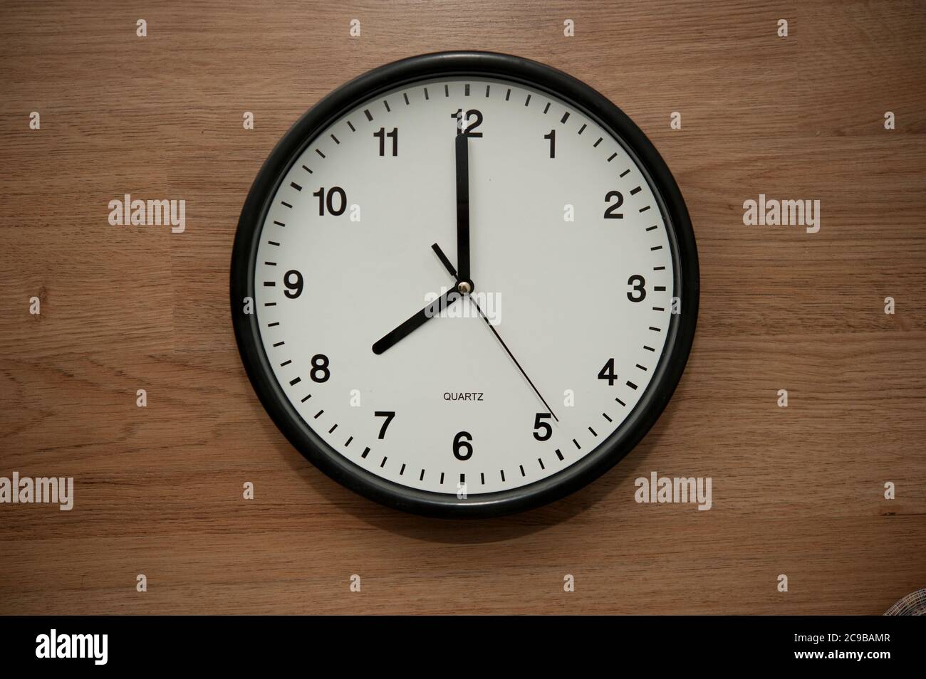 Eight oclock hi-res stock photography and images - Alamy